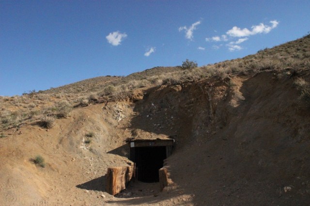 Burro Schmidt Tunnel and Shanty (1906-1930s) | Jack Elliott's Santa ...
